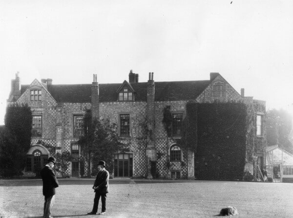 Berkhamsted Place - Living Magazines