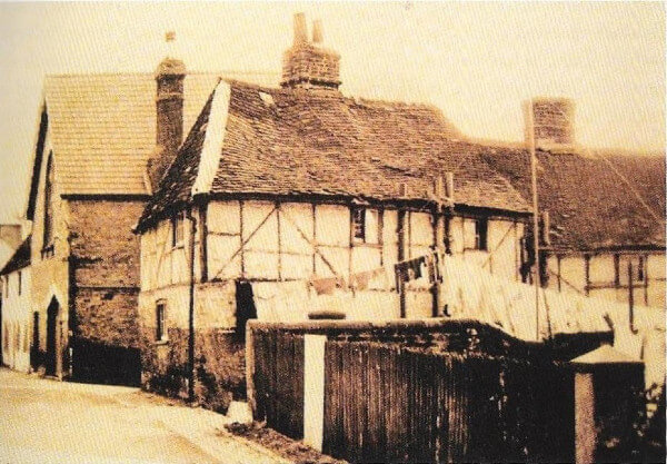 Tring’s Old Nick: Take a Tour - Living Magazines